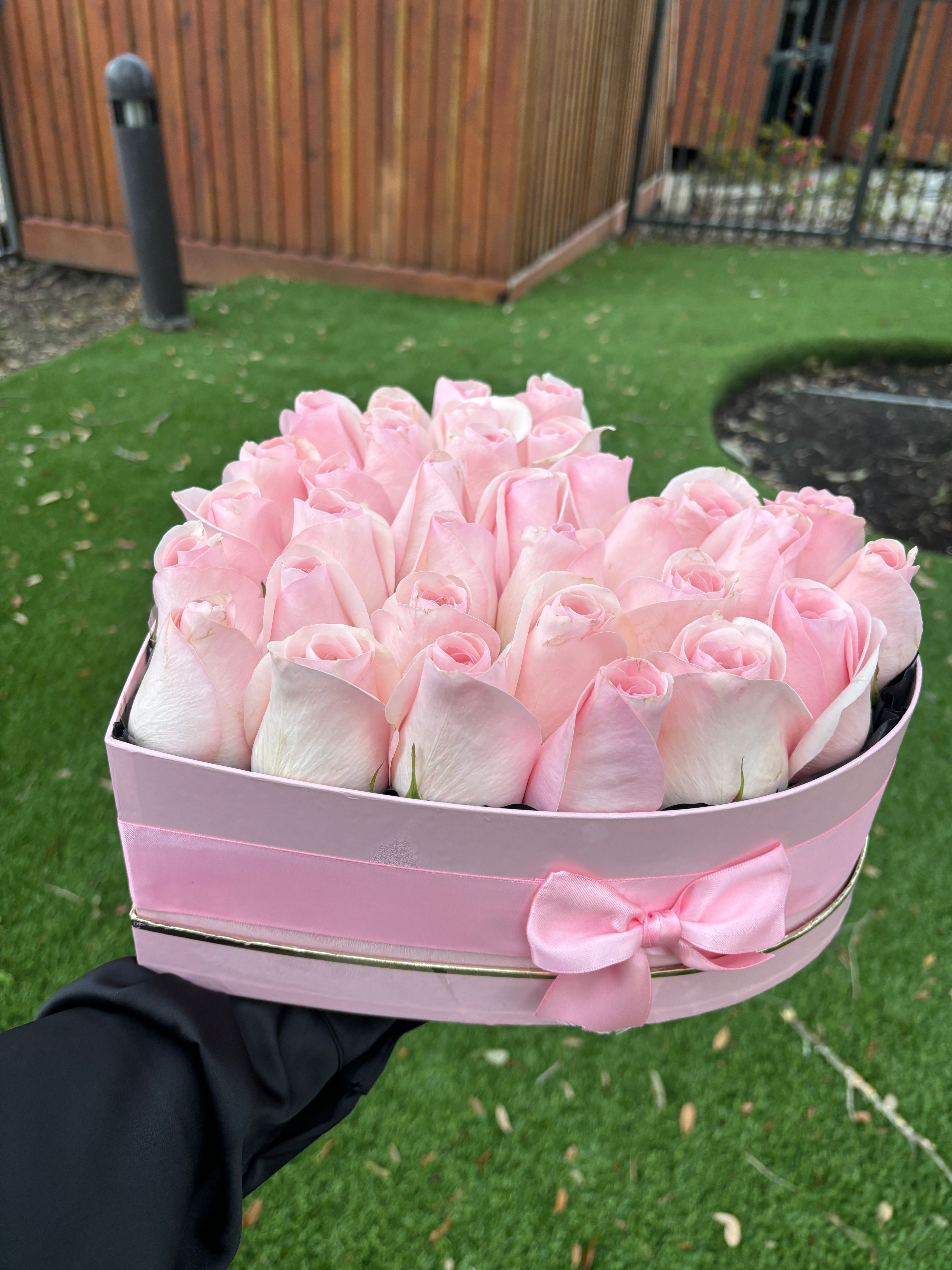 Pink Love box 🌹 – bouquetsbyrubyhtx