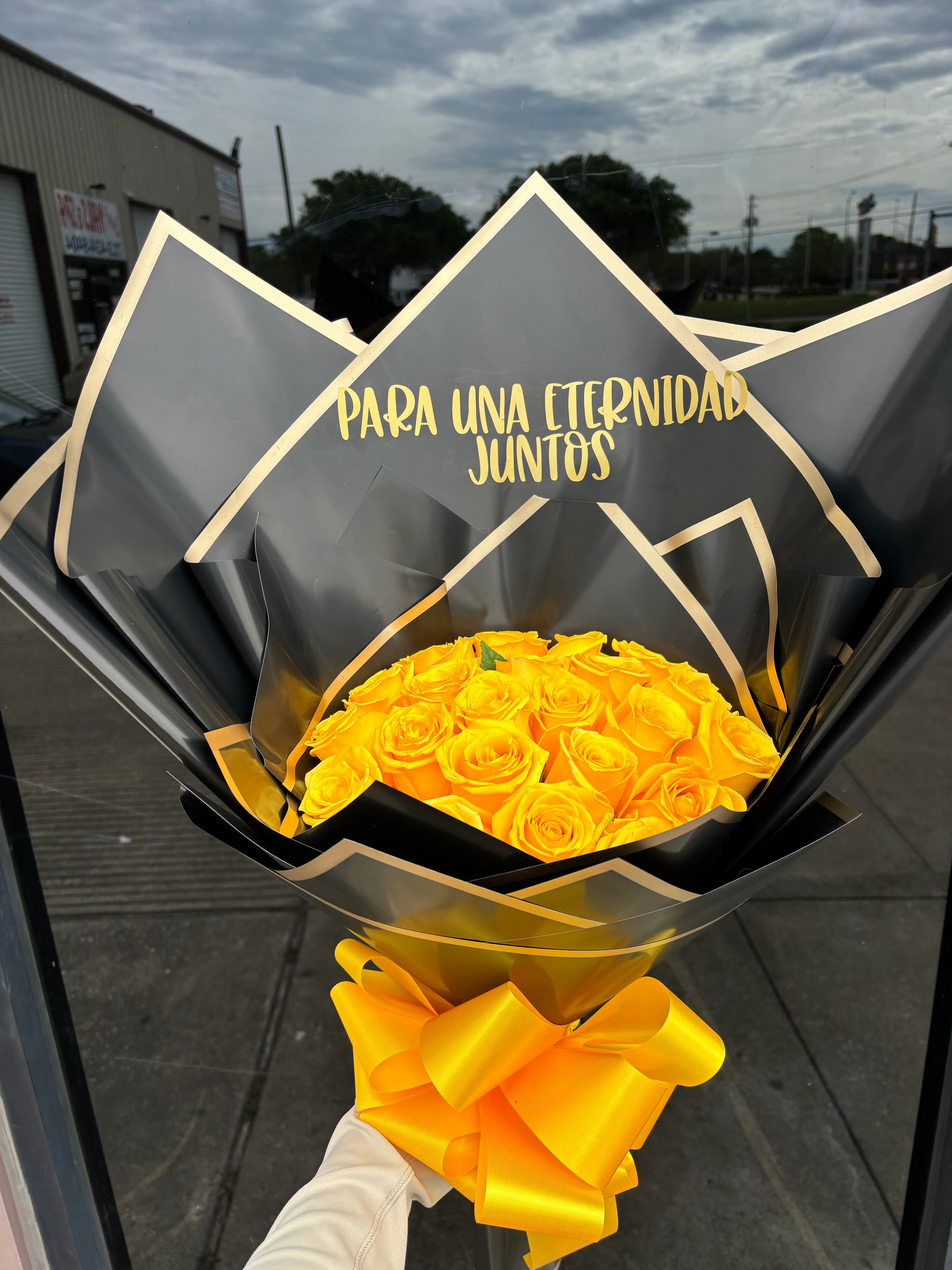 24 rose Yellows bouquet for my princess💛 – bouquetsbyrubyhtx