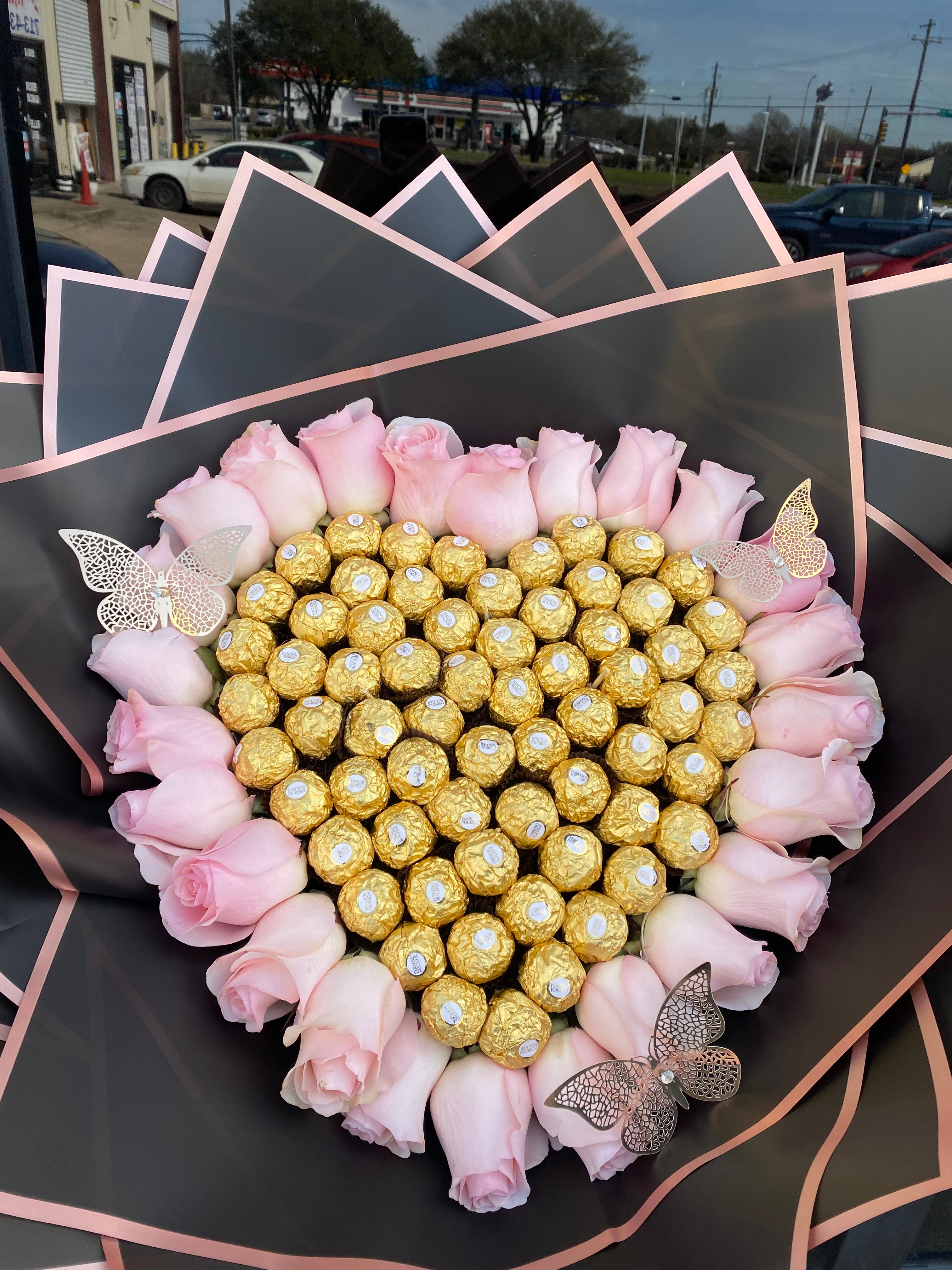 Pink Ferrero Lover 💞 – bouquetsbyrubyhtx